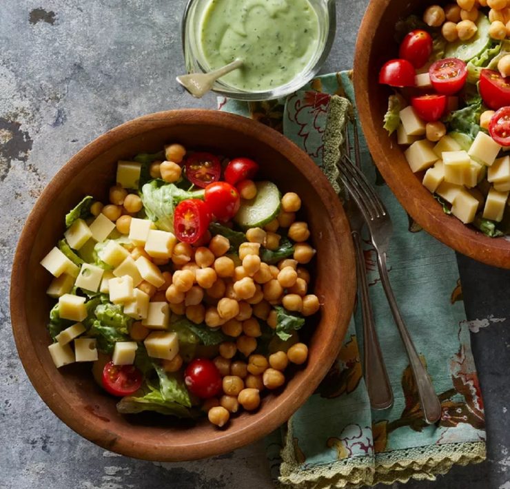 Zelena salata sa slanutkom i prelivom od avokada - Ultra Magazin